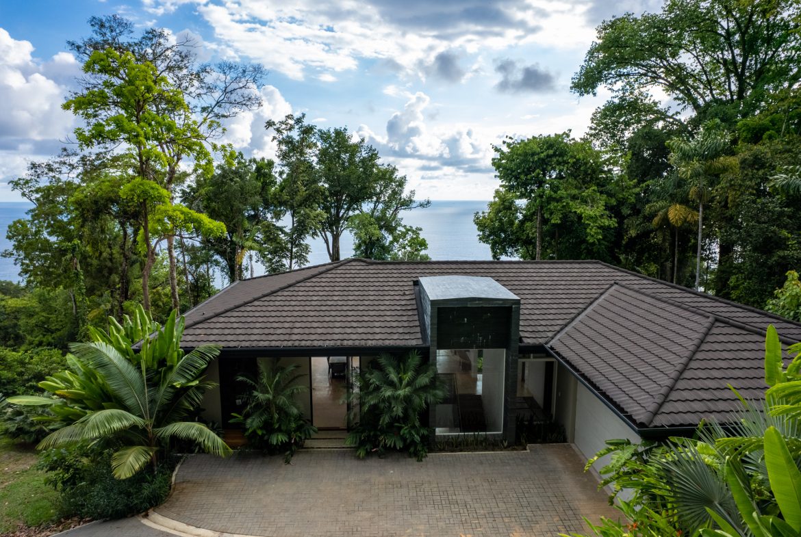 MODERN TROPICAL 4 BEDROOM IN GATED COMMUNITY NEAR DOMINICAL - Dominical ...