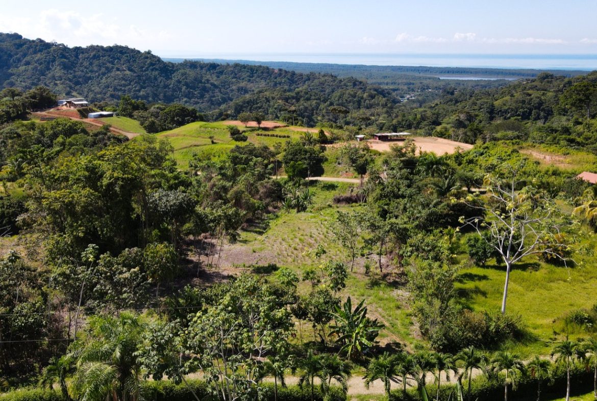 EXCEPTIONAL BUILDING OPPORTUNITY WITH BREATHTAKING VIEWS IN TRES RIOS ...